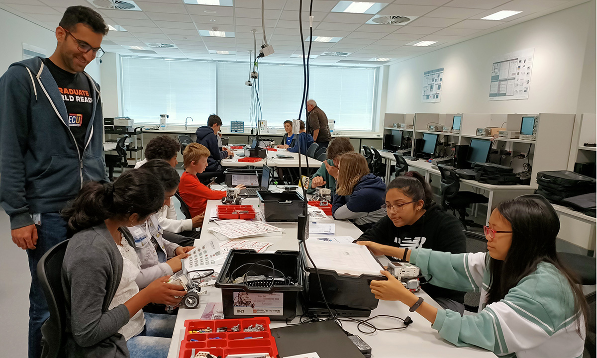 ECU | STEM Program for High Schools : Community : Engineering : Schools