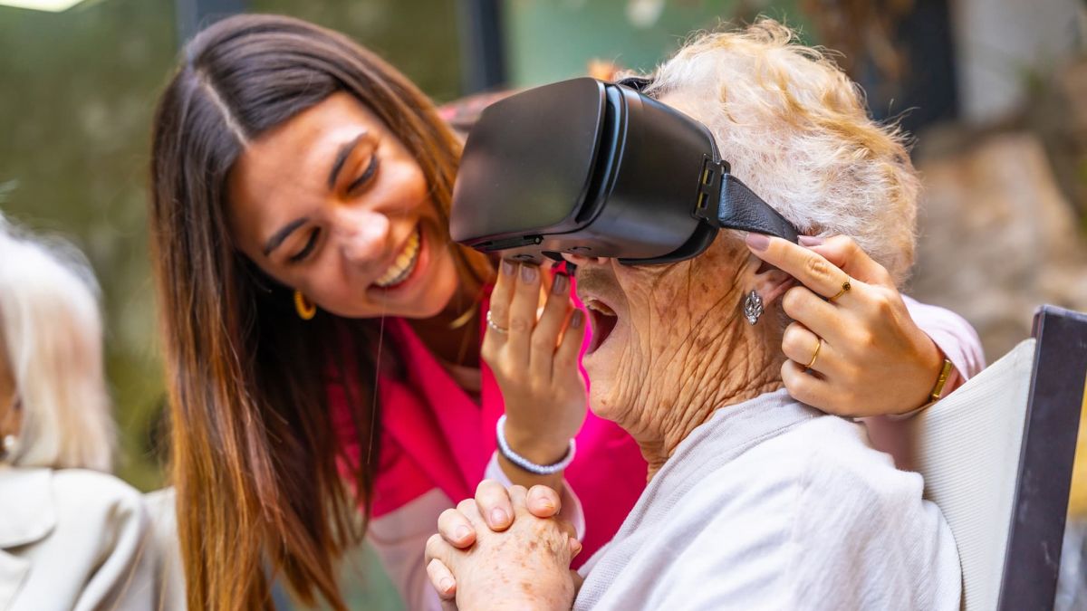 ECU | ECU develops VR to give seniors access to old memories