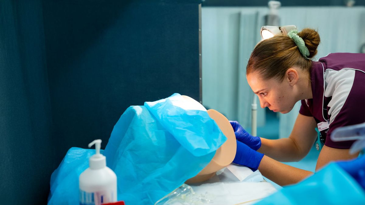 ECU | Graduate Diploma in Midwifery Practice